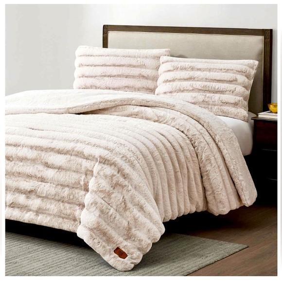 Frye | Bedding | Frye Channel 3piece Faux Fur Comforter Set Beige Size ...